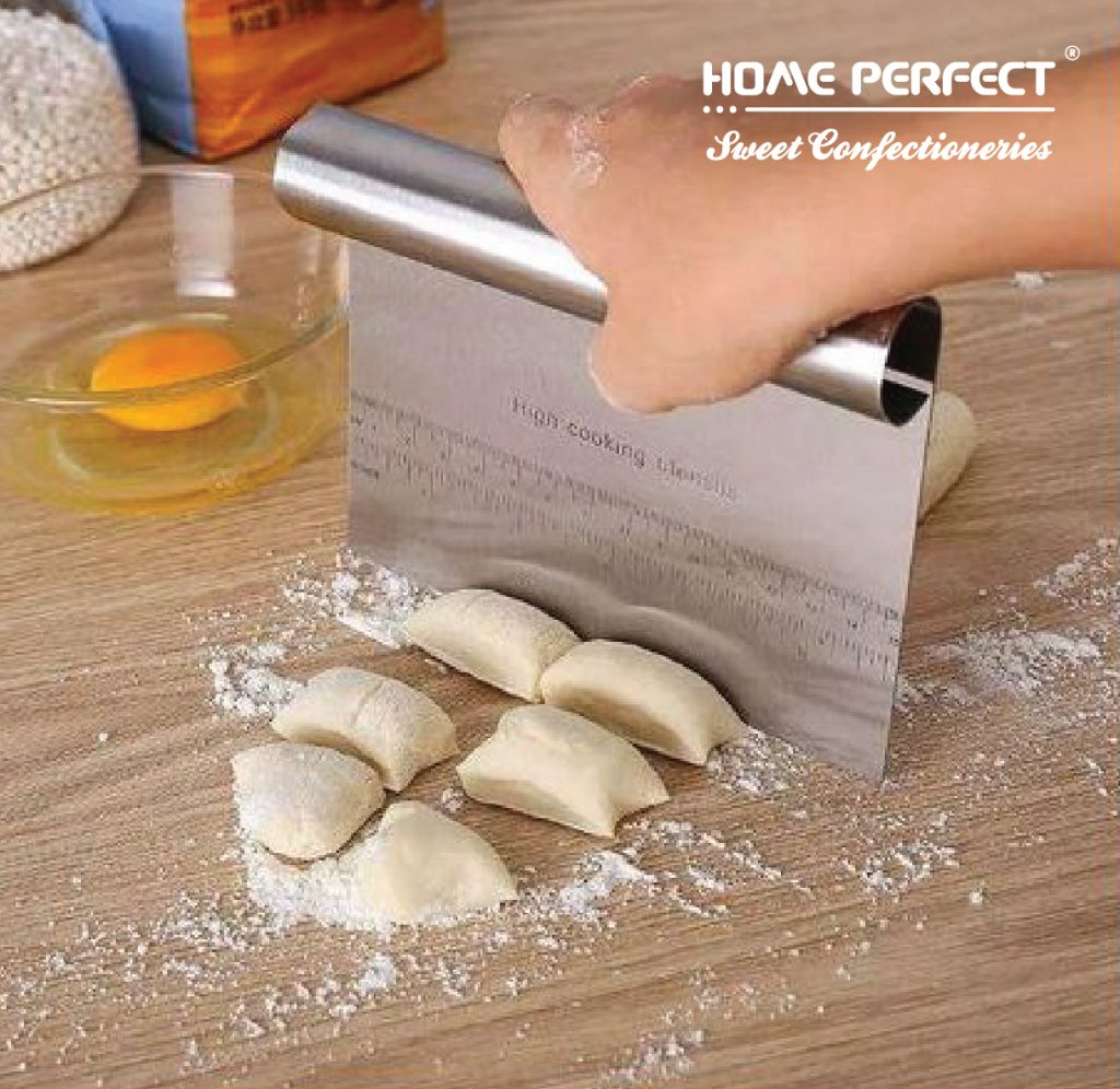 HOME PERFECT Stainless Steel Dough Mochi Pizza Cutter, Pastry Scraper ...